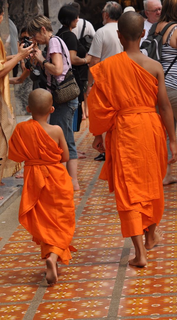 Thai Monks Chant - Thailand Retirement Helpers